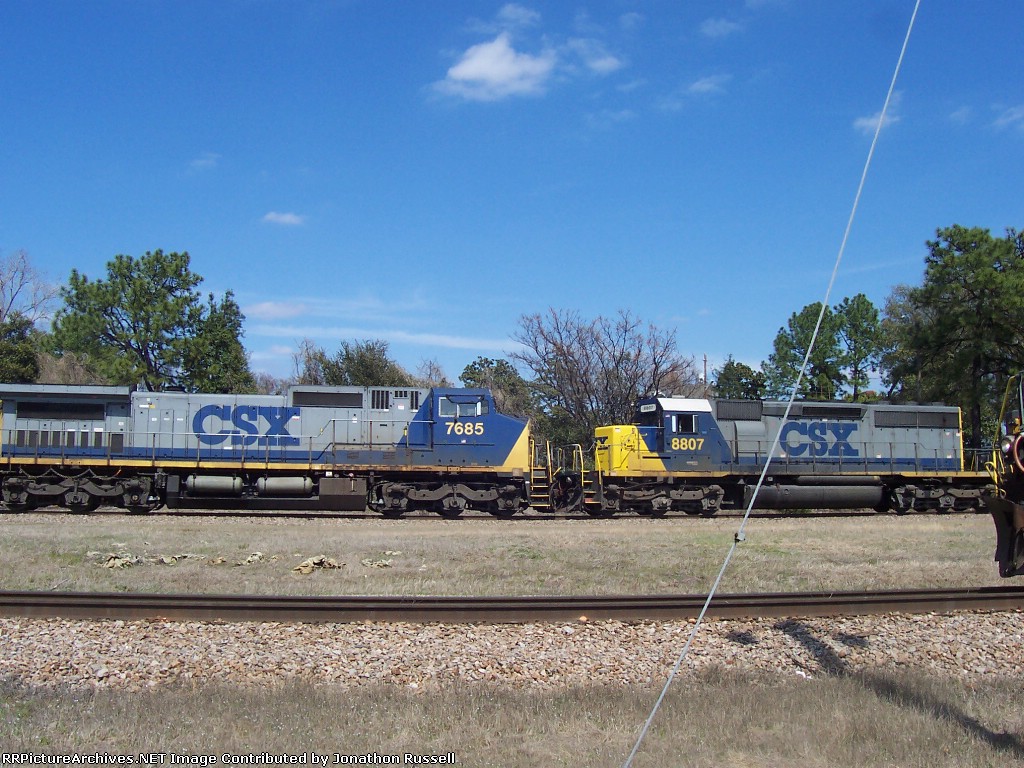 CSXT 7685 & CSXT 8807
